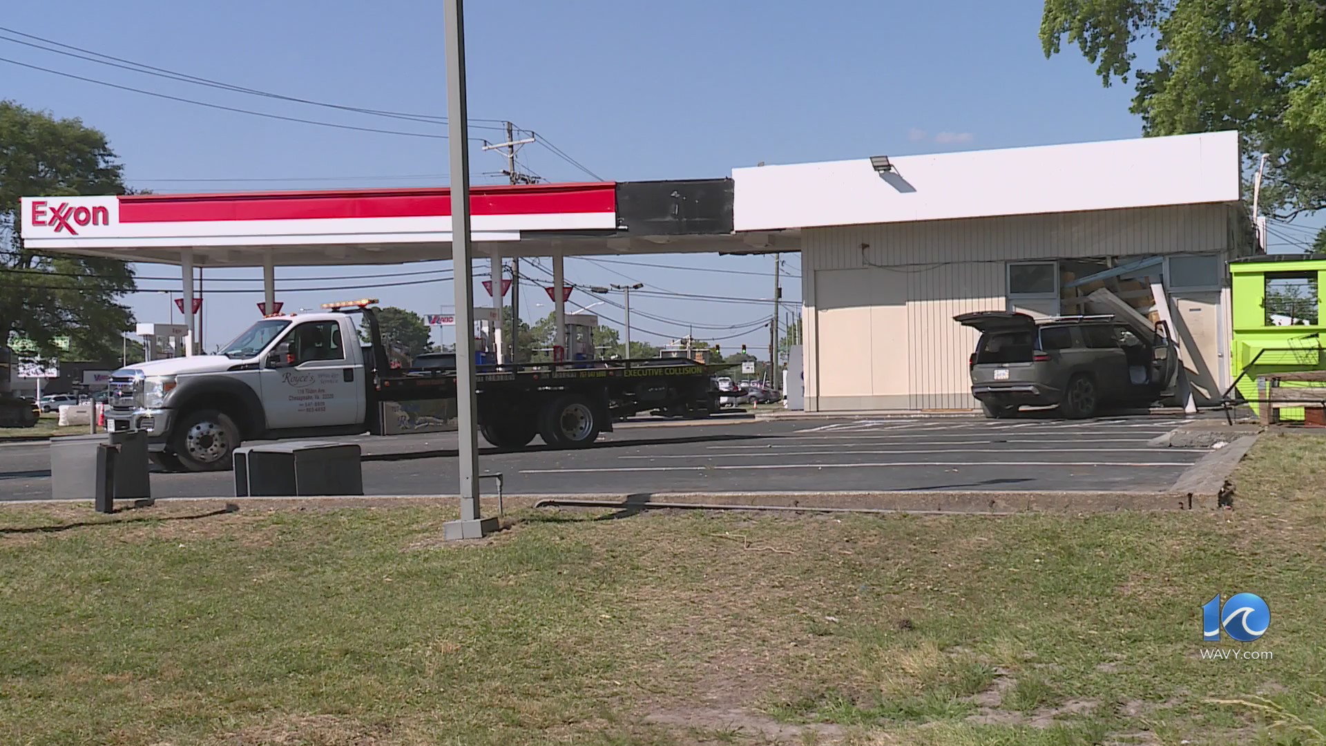 Car crashes into gas station in Chesapeake
