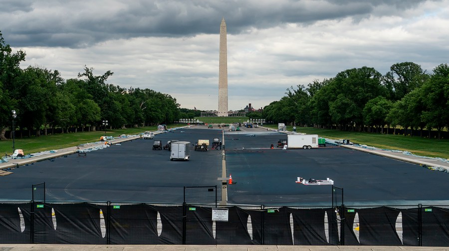 Trump golf resort manager advising on reflecting pool project