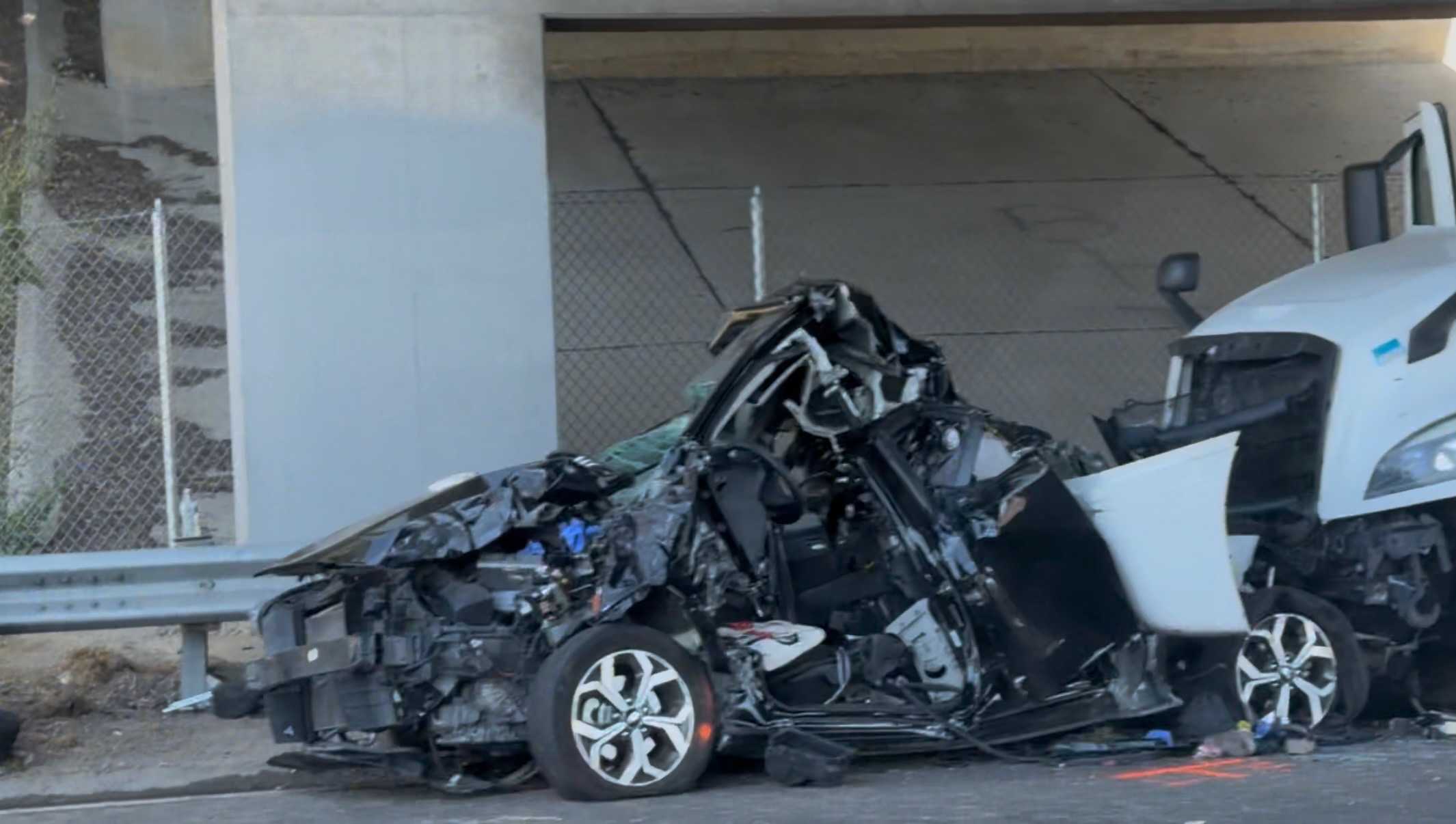 2 die in crash involving big rig, 3 other vehicles on Highway 99 near ...