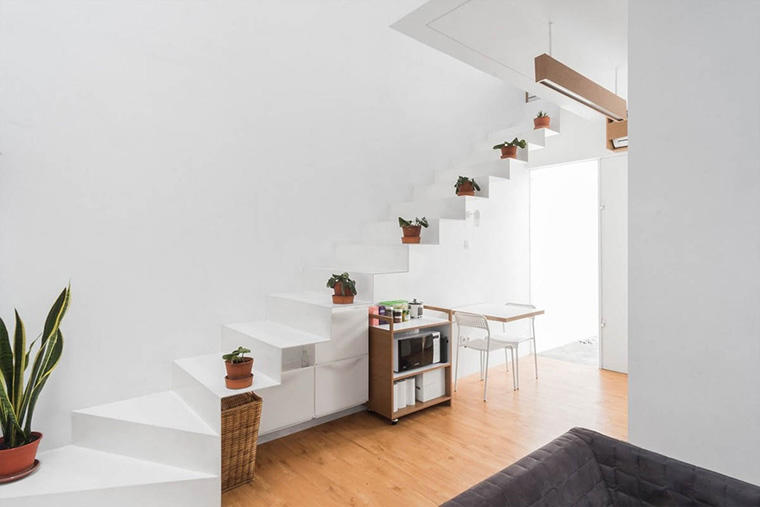 Rumah makin cantik! 5 inspirasi tangga minimalis 2 lantai
