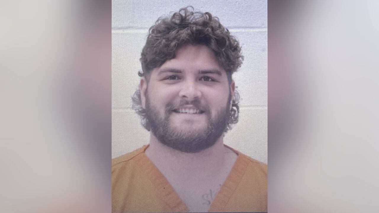 Benton, Ill. man facing felony theft charge after paying for boat with ...