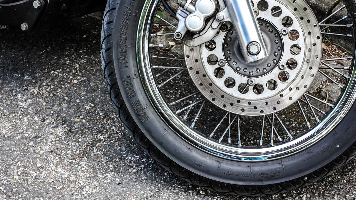 Motorcyclist, 27, killed in Benton County collision with minivan