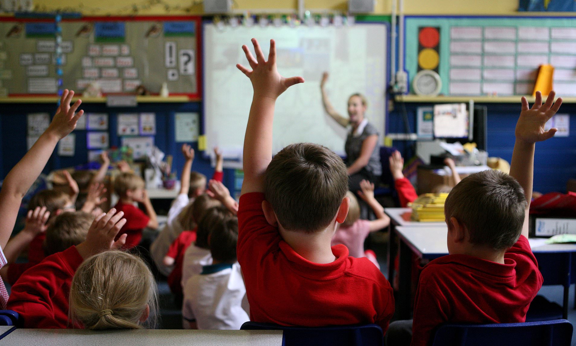 Classrooms should not be hotter than 25C, climate change committee ...