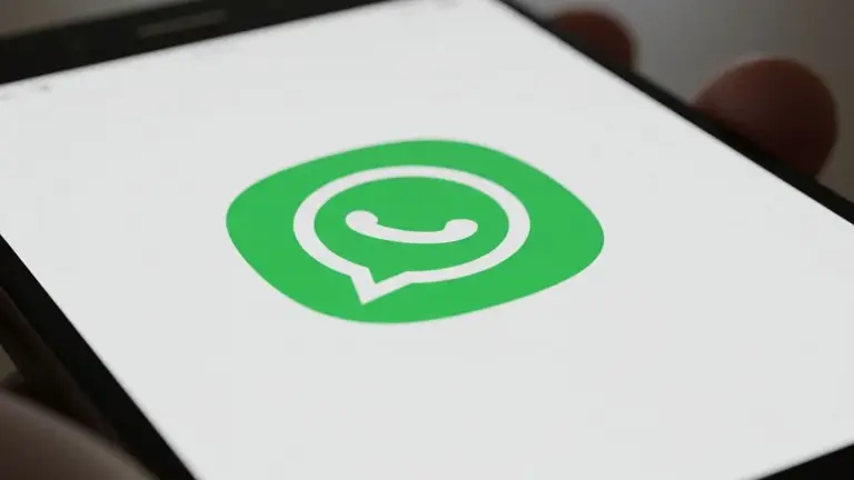 ¡No es tu internet! WhatsApp Web falla y redirige a Facebook: usuarios ...