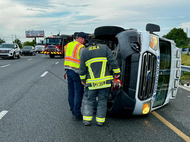 3 hospitalized after ambulance crash on I-75