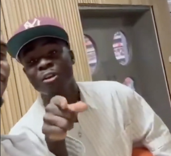 Arsenal's Saka sends 'not laughing anymore' jibe to Man Utd, Tottenham ...