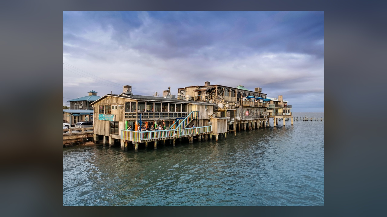 Florida still has a Gulf island with no chain restaurants and 200 ...