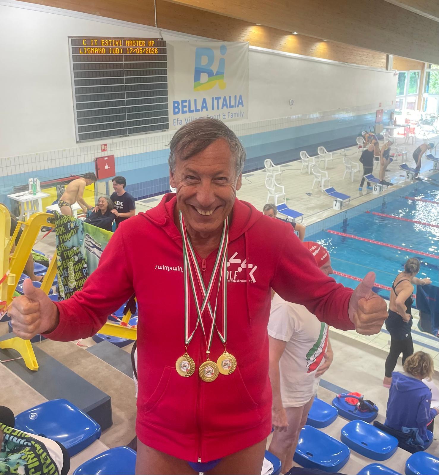 Nuoto master. L’uomo che vola con le pinne... Becchetti vince anche gli ...