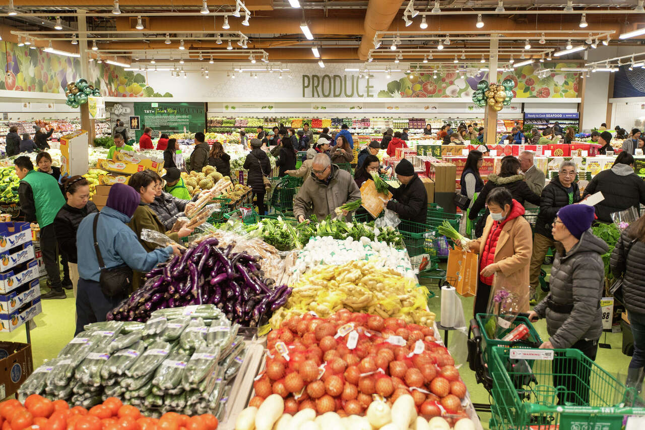 Huge Asian grocery chain T&T is opening its first California store in ...