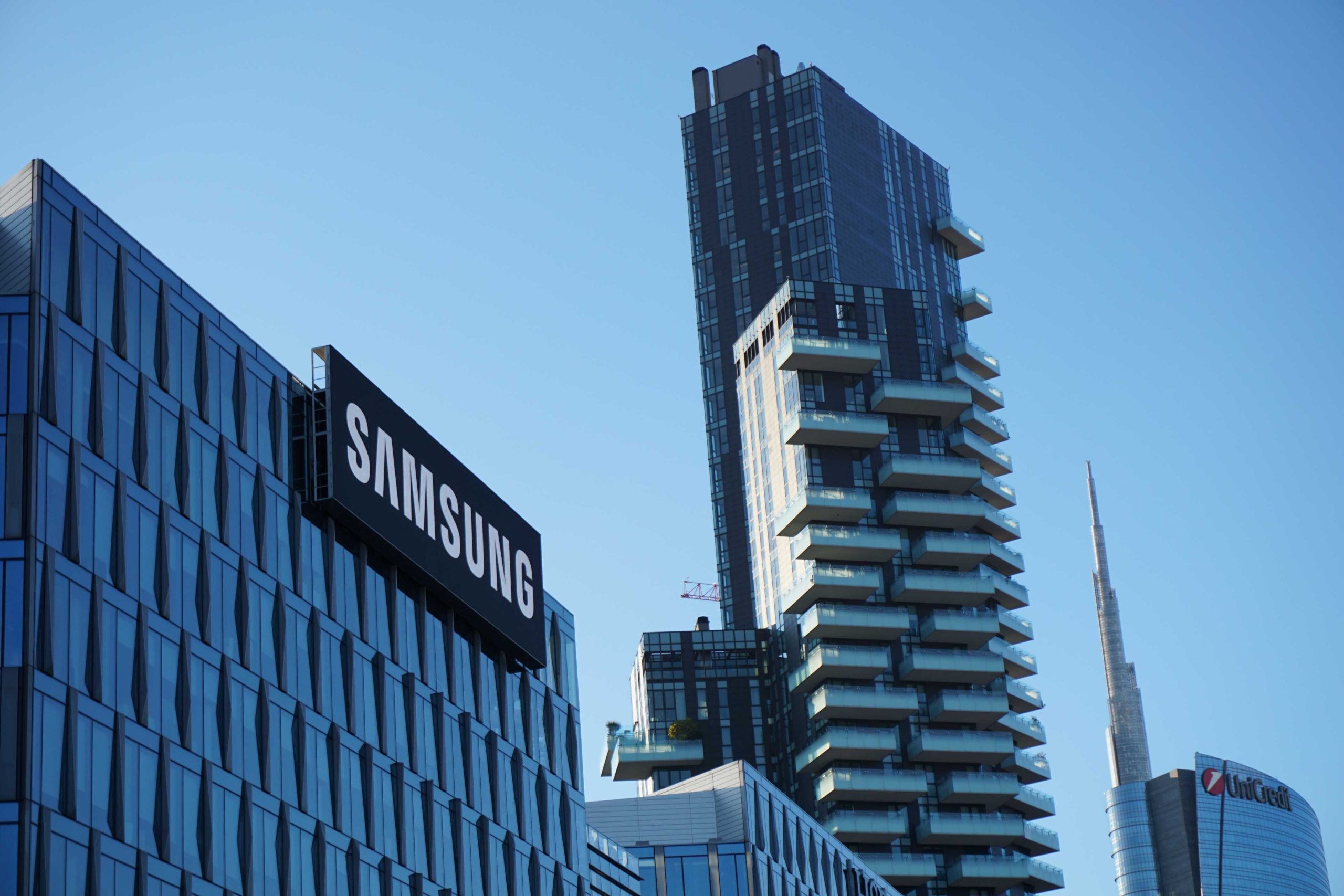 Samsung stock plunges as 47,000 workers set to strike after talks fail
