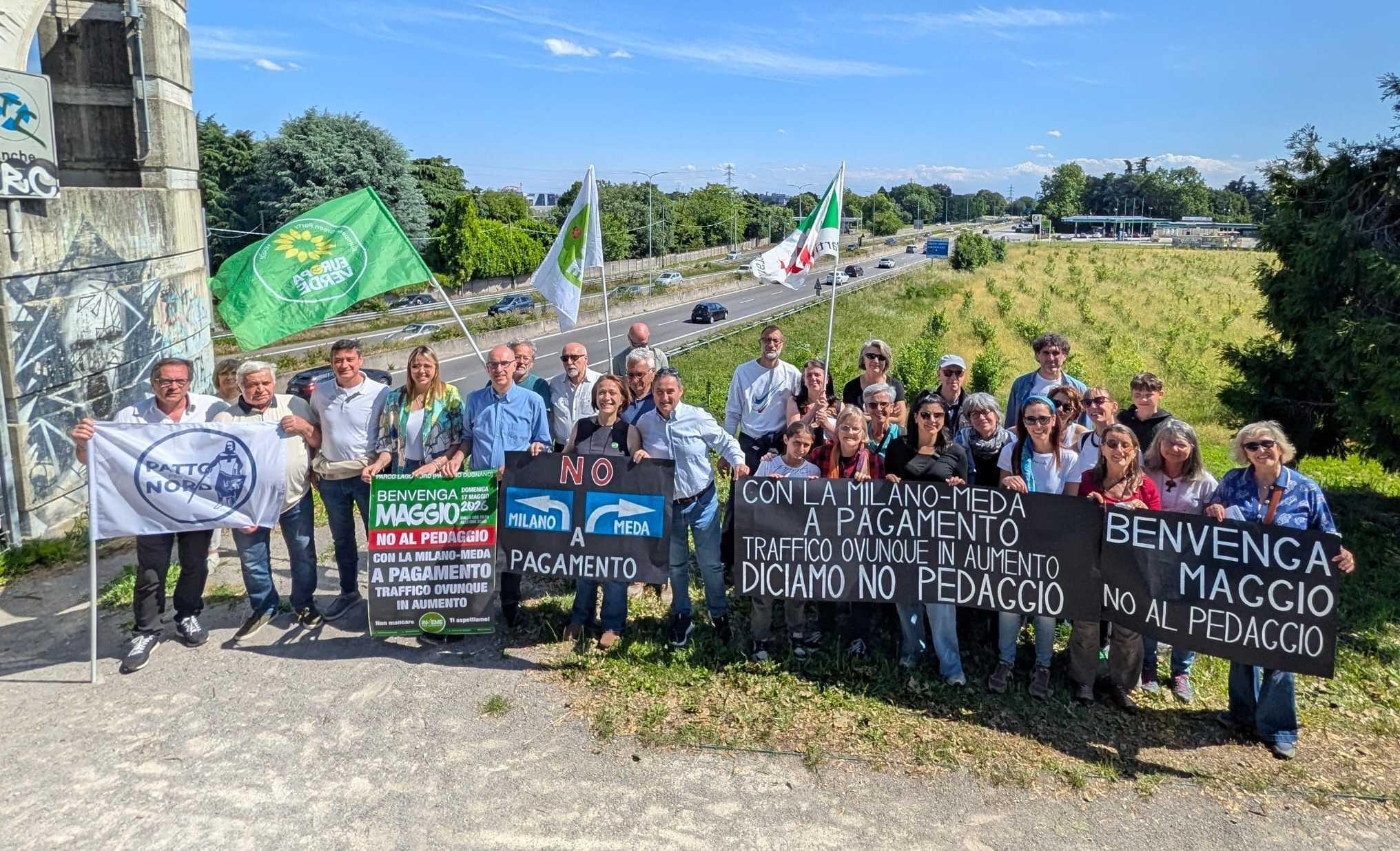 No al pedaggio sulla Milano-Meda. La protesta di comitati e cittadini
