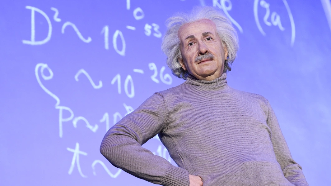 When gravity meets quantum in extra dimensions