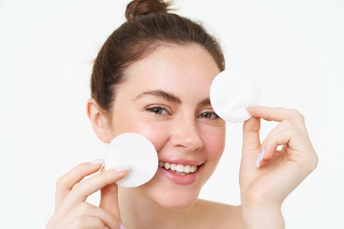 Apakah micellar water merusak skin barrier? Cek faktanya
