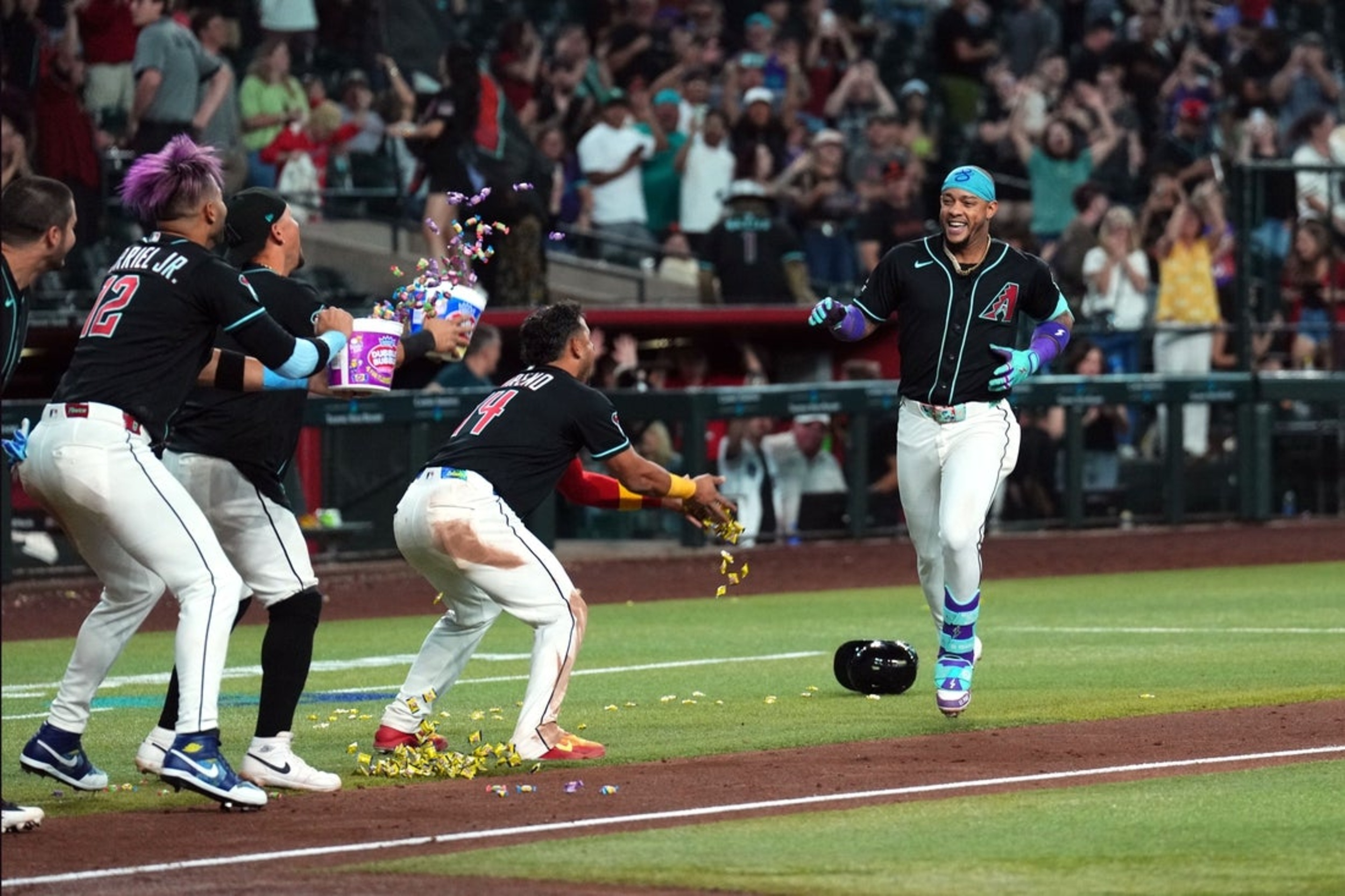 Ketel Marte belts walk-off homer as D-backs overtake Giants