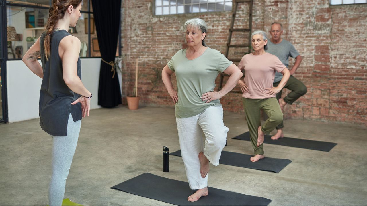 Over-50s who pass this 10-second balance test have better predicted ...