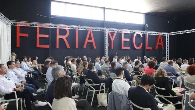 La Feria del Mueble conecta a Yecla con nuevos mercados internacionales