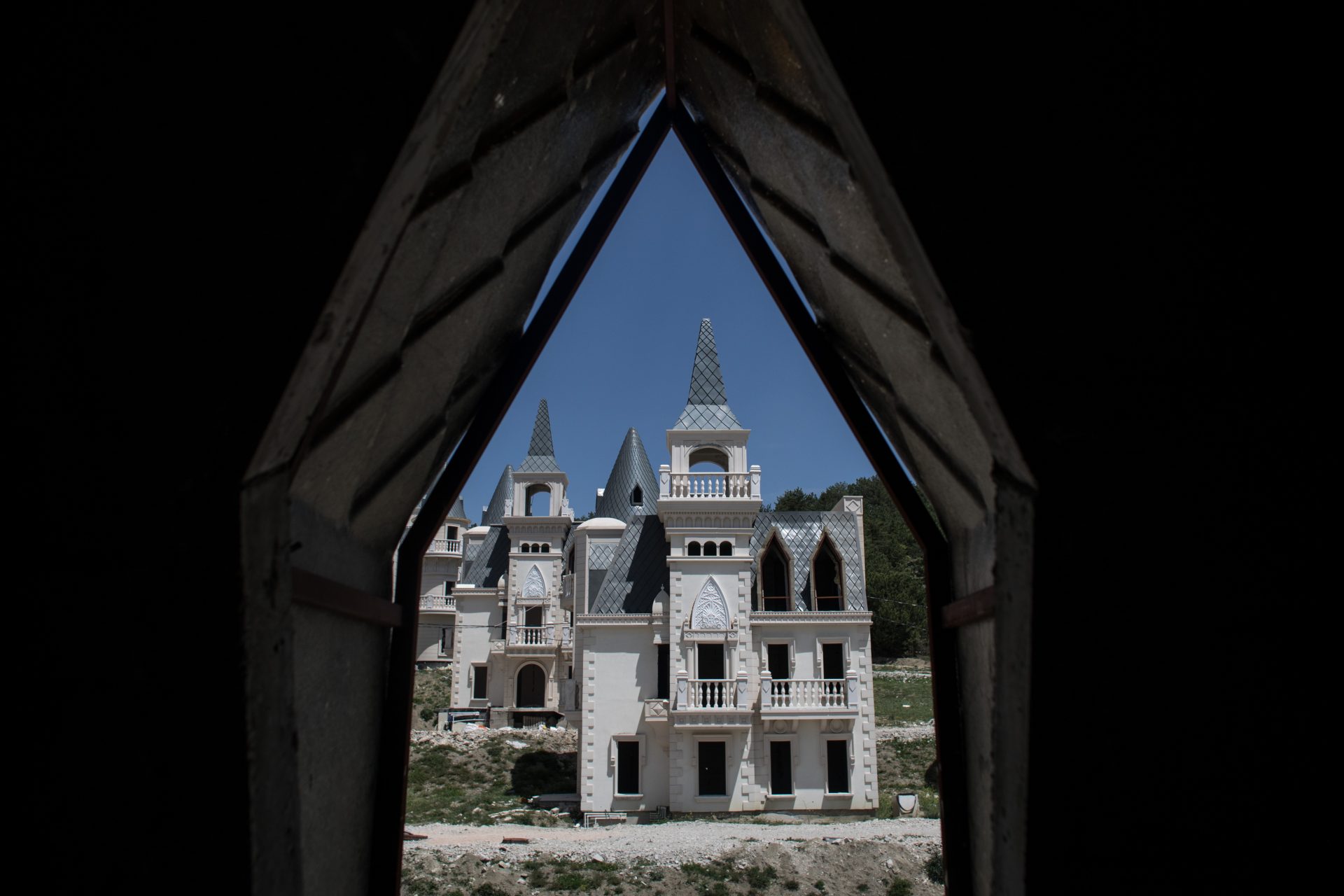 The 587 abandoned Disney-style castles in a ghost town