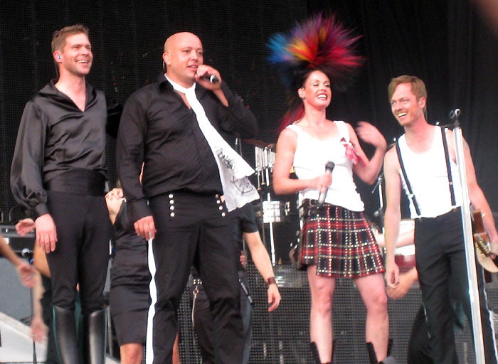 90s pop group behind 'Barbie Girl' announce split after 30 years