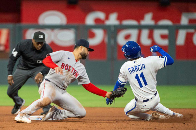 Royals run into trouble on basepaths vs. Red Sox: Where it went wrong ...