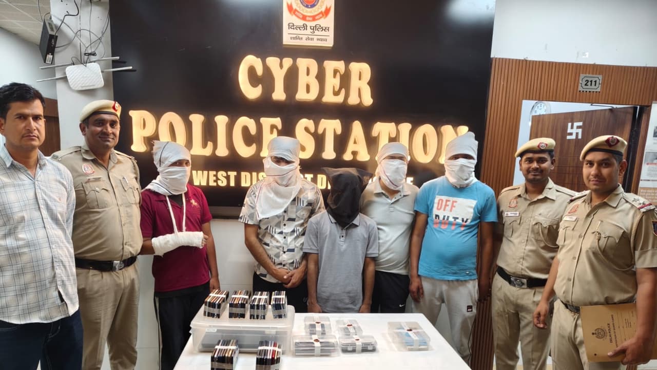 Delhi Police bust cyber fraud network causing ₹40 crore pan-India loss