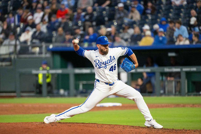 Royals run into trouble on basepaths vs. Red Sox: Where it went wrong ...