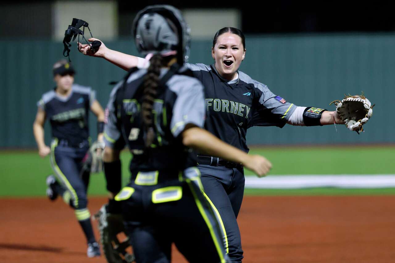 Forney's Avery Pitts tosses shutout gem in Game 1 win over Denton Guyer ...