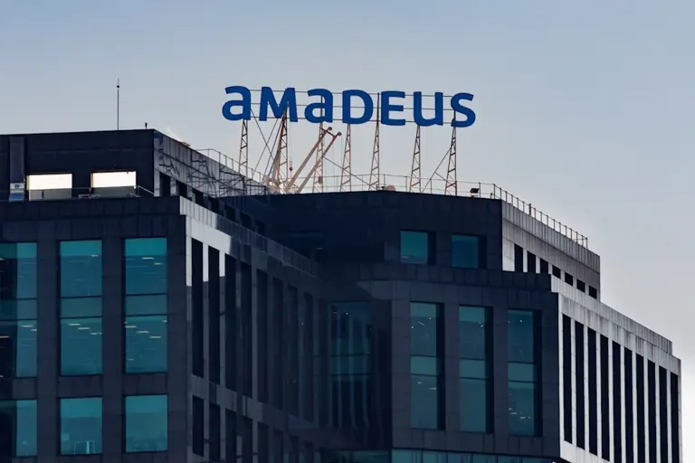 Amadeus, Aena y Puig lideran la subida del Ibex 35 hasta 18.400 puntos
