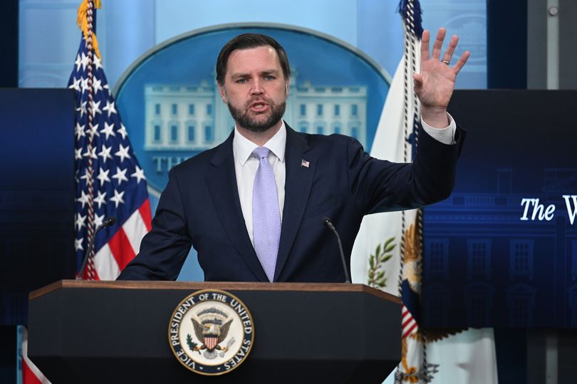 Fox News viewers mock 'try hard' JD Vance as he replaces Karoline Leavitt