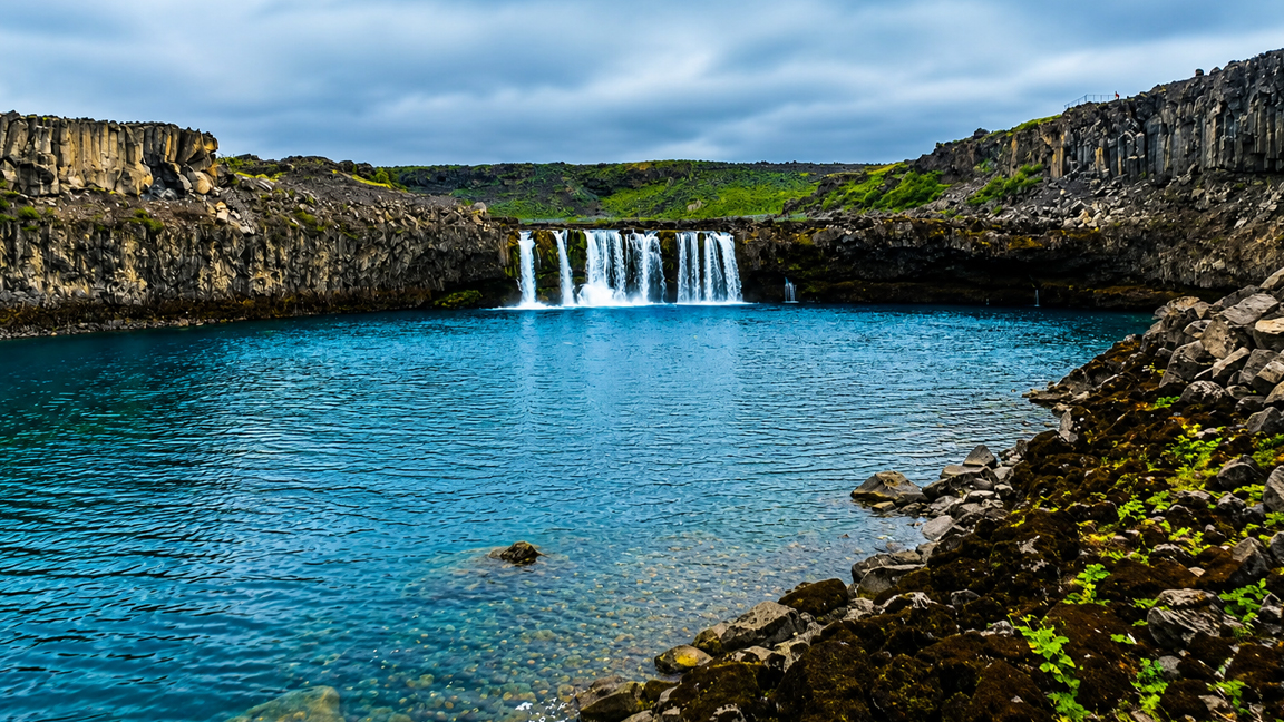 Beautiful nature landscape with calm turquoise water