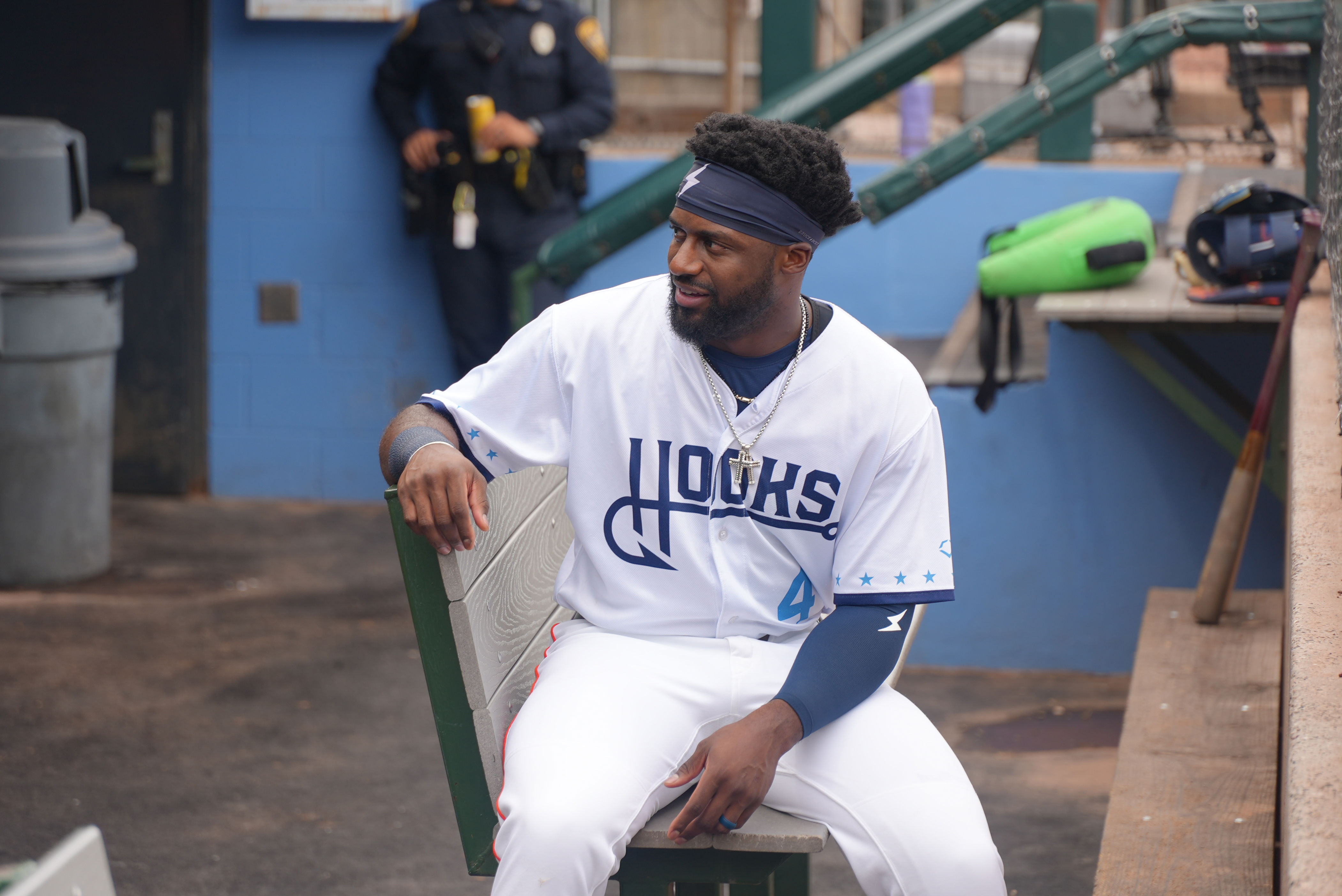 Hooks take down RockHounds, Texas League South's leader, 5-2 in game 1