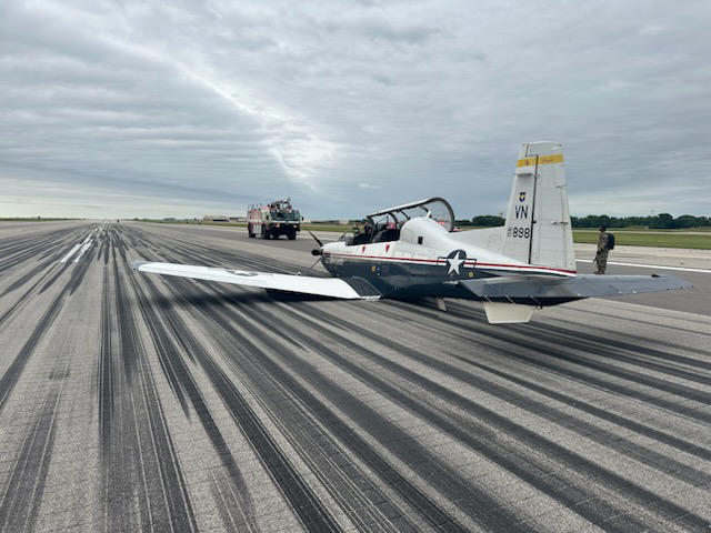Air Force plane makes emergency landing at McConnell AFB