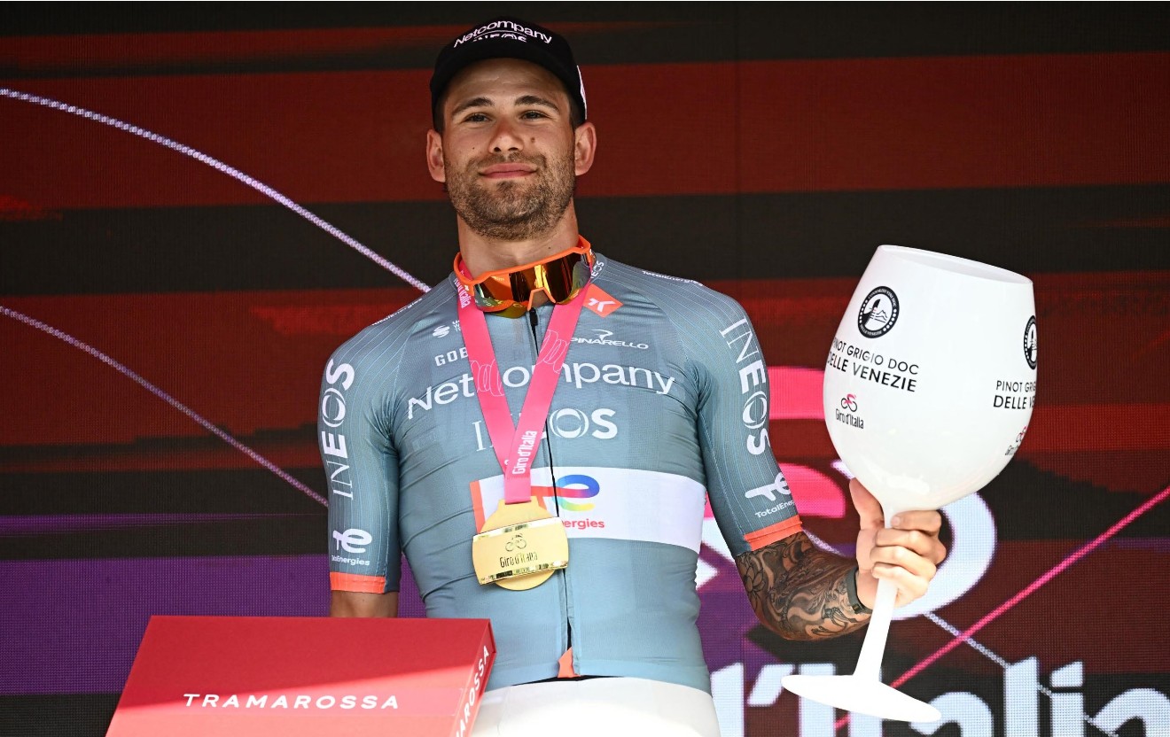 Giro d'Italia, Ganna come Merckx: una cronometro stellare in Versilia