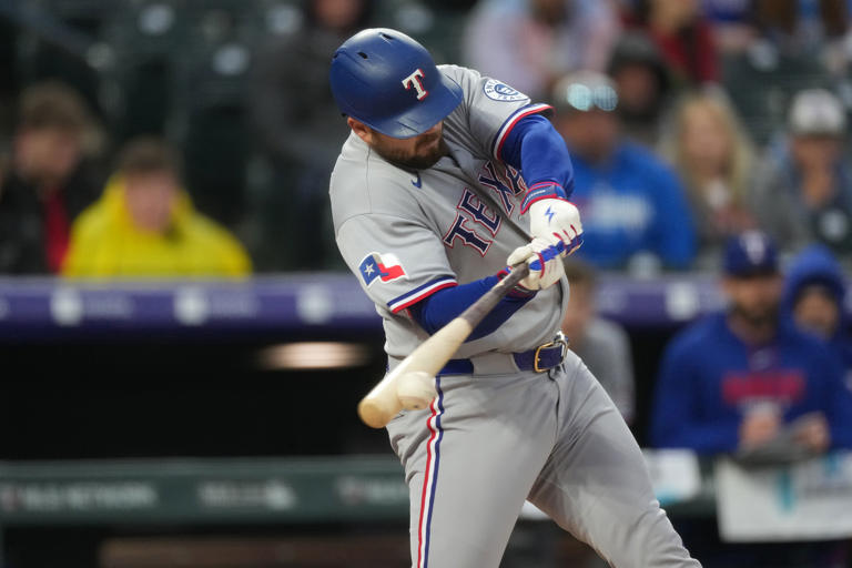 Rocker's strong outing, Nimmo's homer lift Rangers over Rockies, 10-0