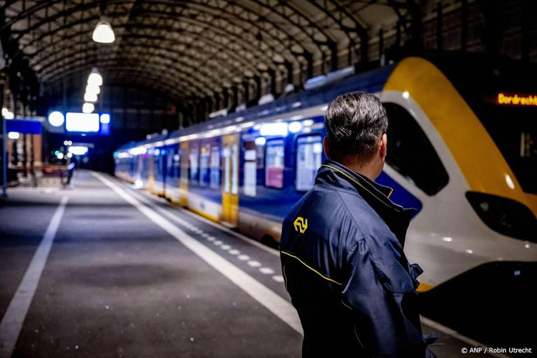 Eerste handhavers NS aan de slag met wapenstok
