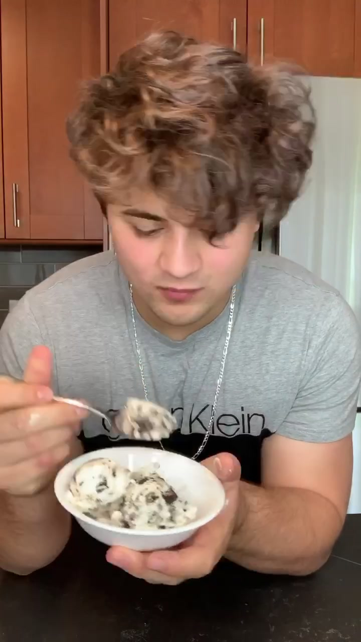 Homemade Oreo ice cream experiment | Creamy DIY dessert result