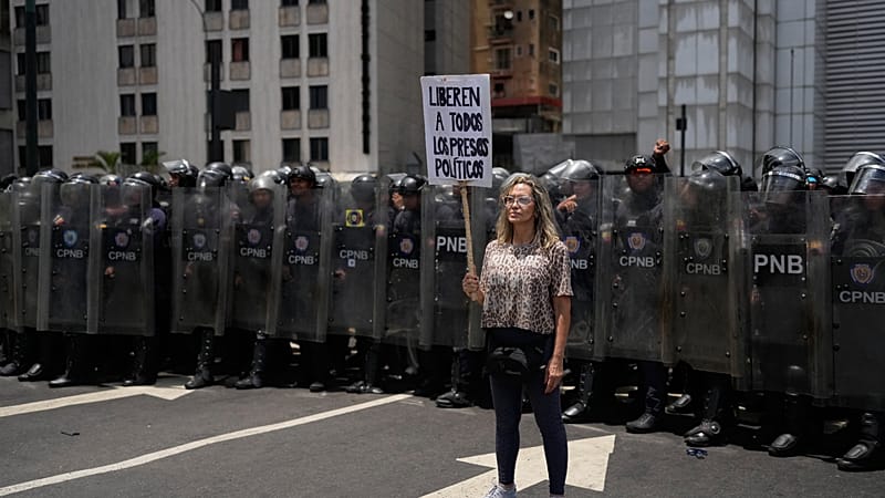 Après la mort en détention d'un prisonnier politique, le Venezuela ...