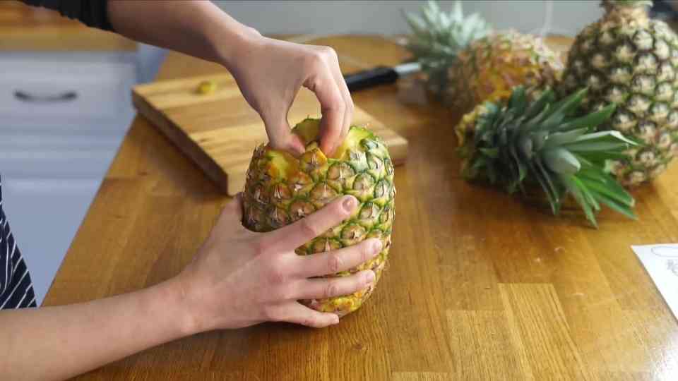 How to pull apart a pineapple!