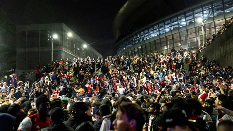 'Epic!': Arsenal players, Keir Starmer and other famous fans react to ...