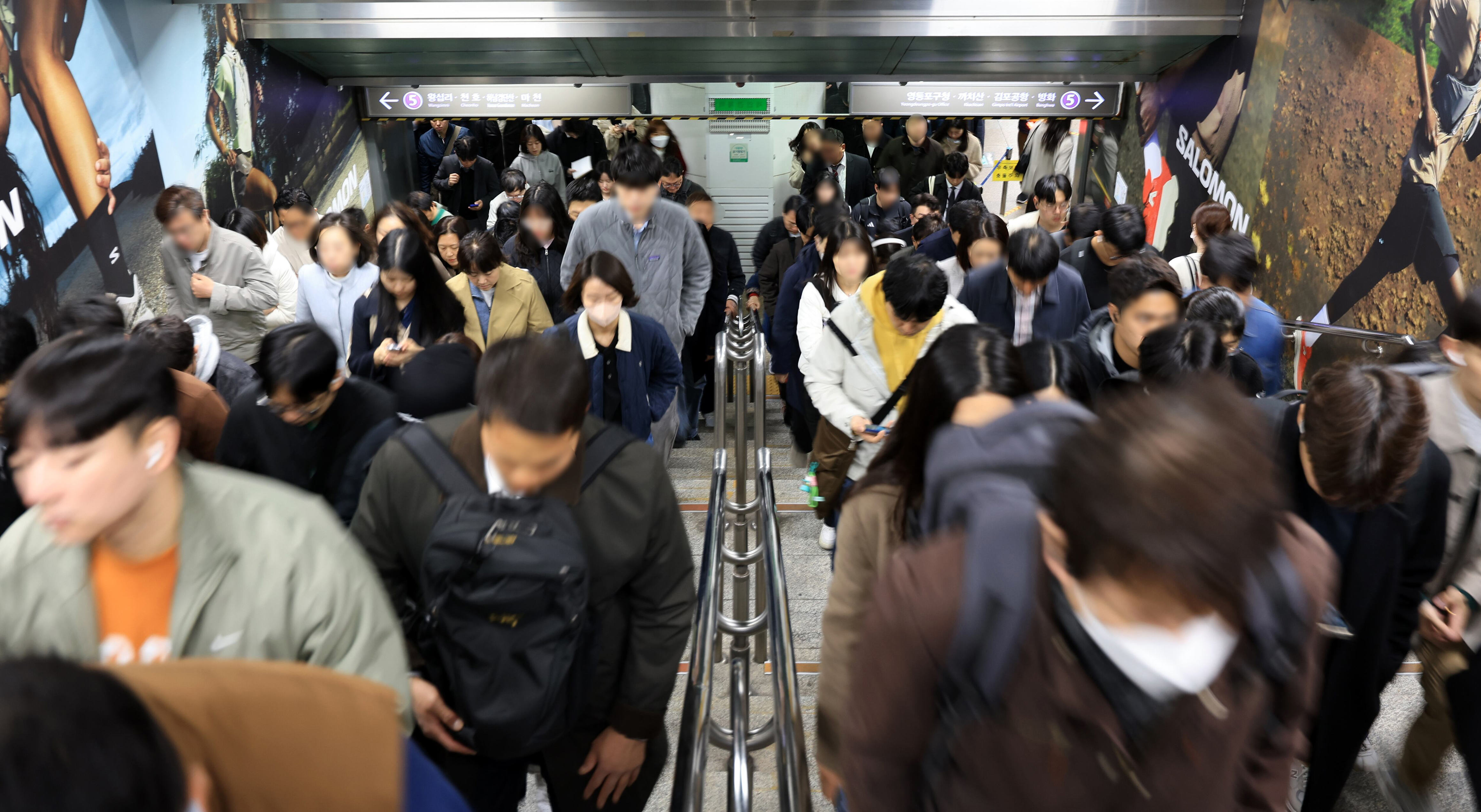 Seoul Subway Busiest on Tuesday Mornings, Friday Daily