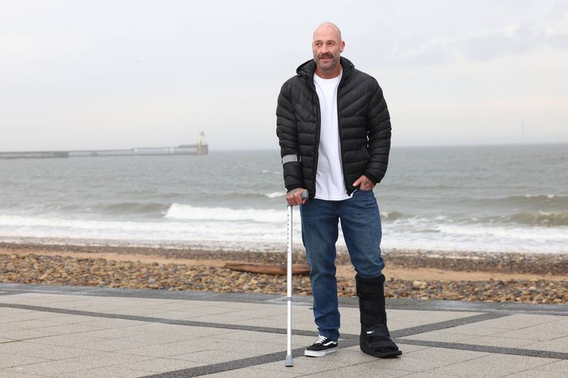 'Hero' dad who saved girl, 10, from rip current off North East coast ...