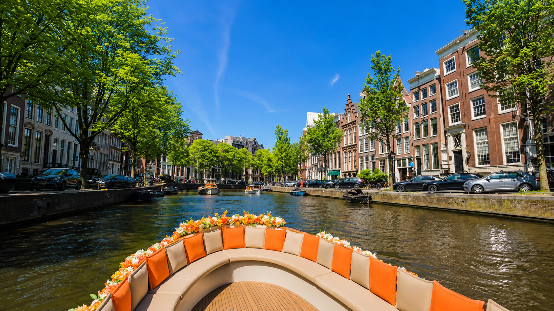 Take a luxury electric boat cruise through Amsterdam (4K)