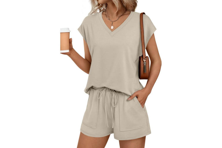 I'm a loungewear snob, but even I'm buying these 8 stylish and stretchy ...