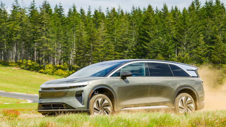 I drove the 2026 Lucid Gravity Grand Touring at Mudfest: Here's my ...