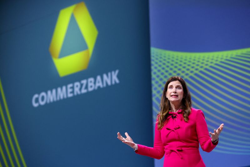 Commerzbank fait front face à l'offre publique d'achat d'UniCredit