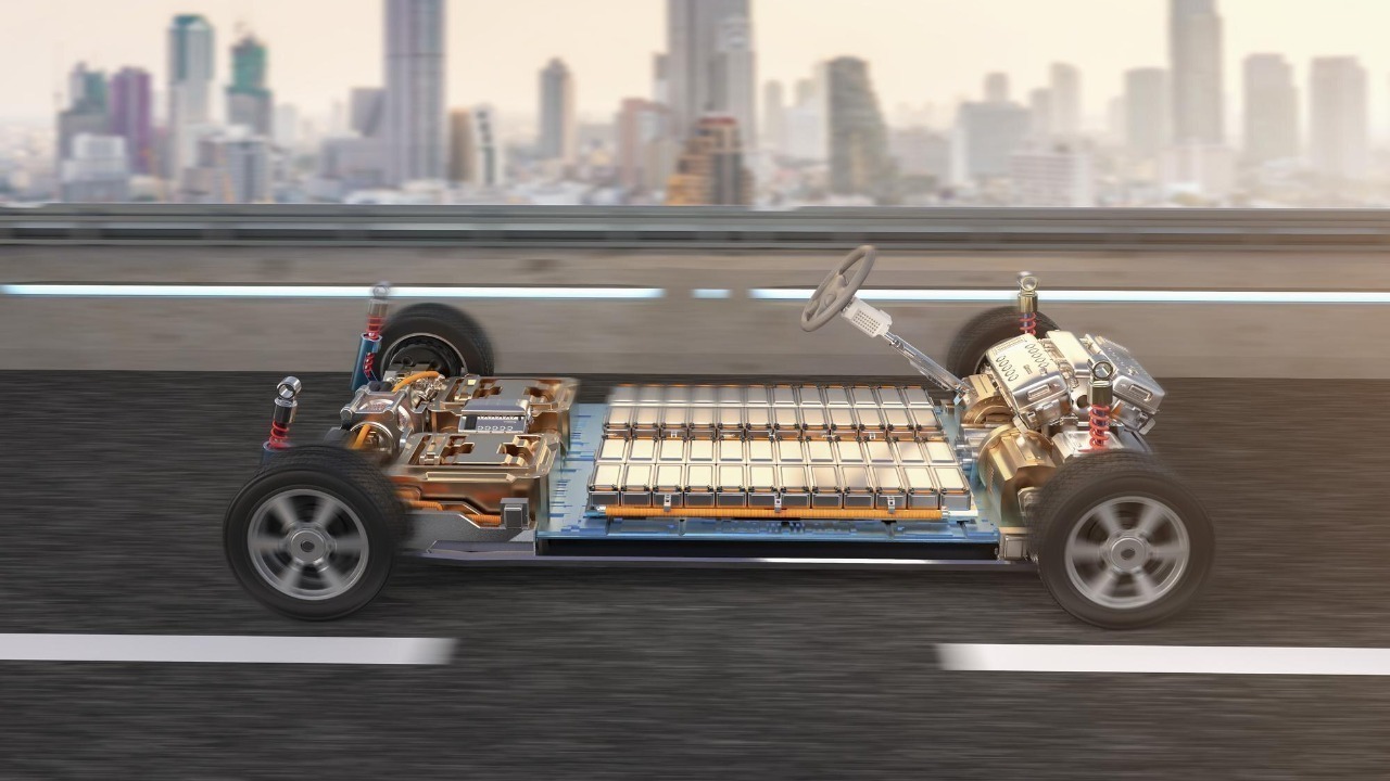 A Chinese company just pulled the first 621-mile solid-state EV battery ...