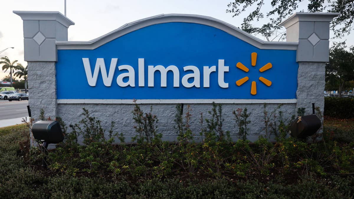 Transform your small bathroom with Walmart's $65 over-the-toilet ...