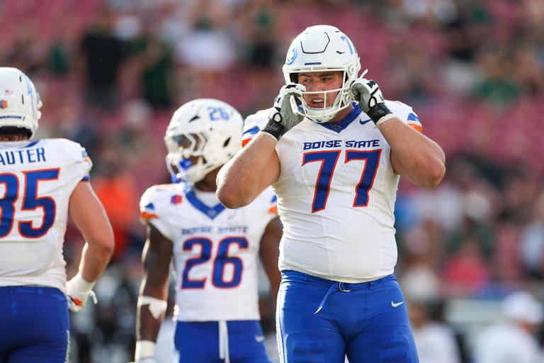Denver Broncos roster review: Offensive lineman Kage Casey