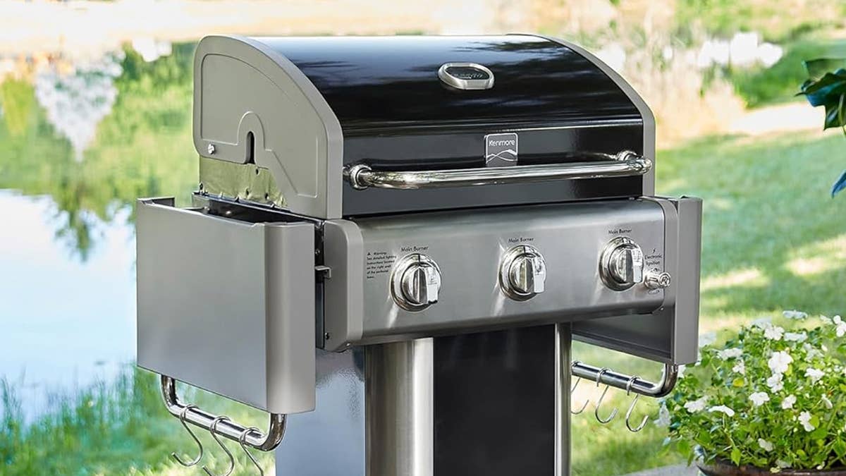 Amazon has Kenmore's 3-burner propane grill on sale for $270 ahead of ...