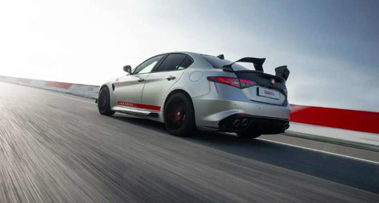 Alfa Romeo Giulia Quadrifoglio Luna Rossa: debutto in pista a Balocco