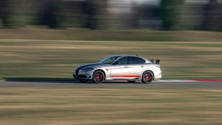 Alfa Romeo Giulia Quadrifoglio Luna Rossa: debutto in pista a Balocco